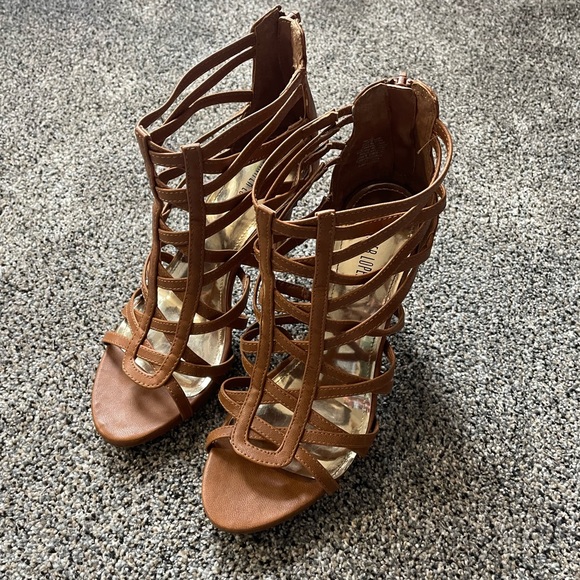 Jennifer Lopez | Shoes | Jlo Jennifer Lopez Strappy Heels | Poshmark